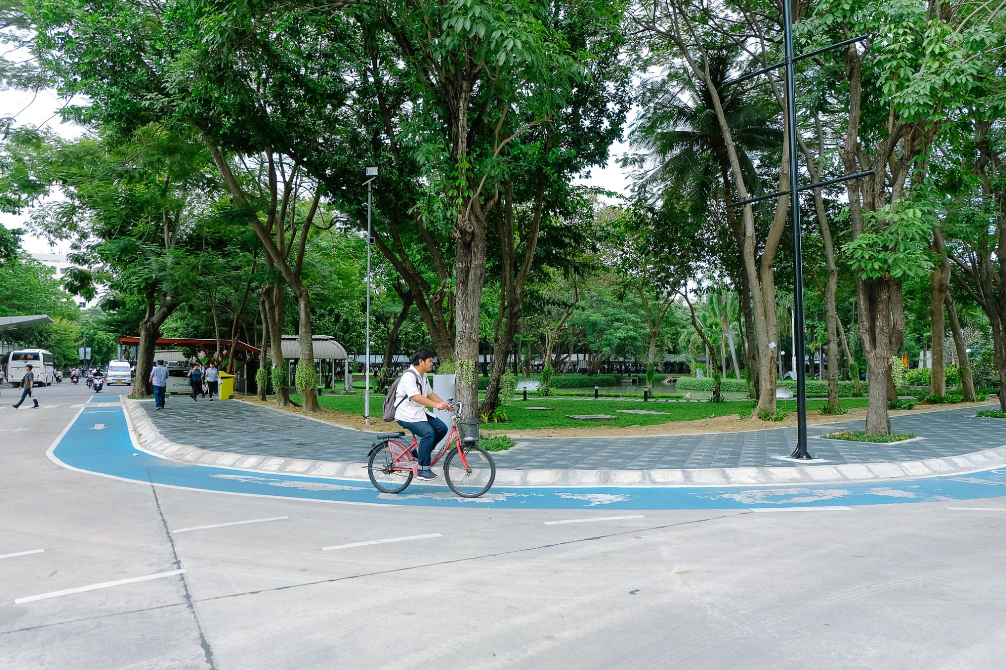 Pedestrian paths – Sustainability @ KMUTT